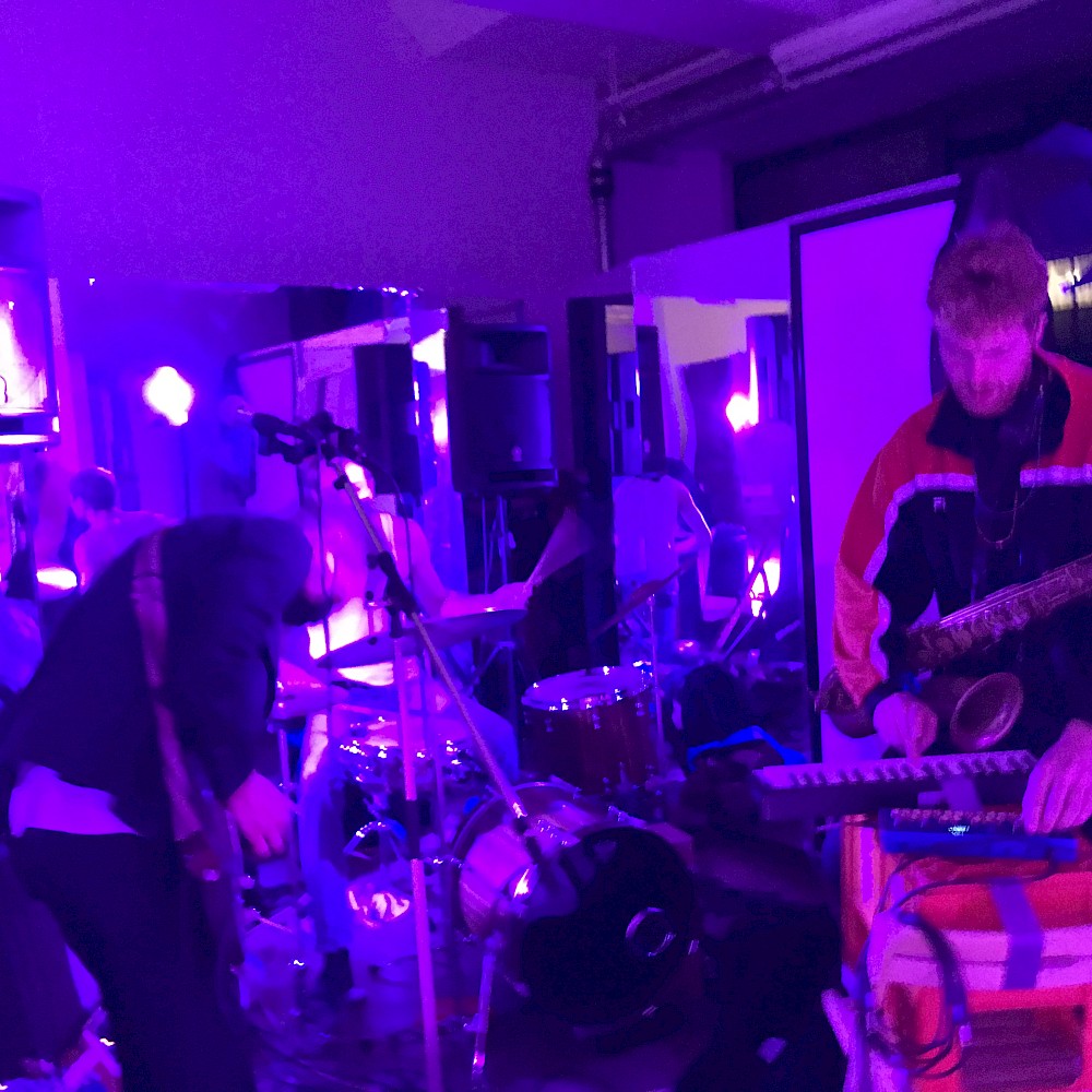 White Pulse • guerillaclassics