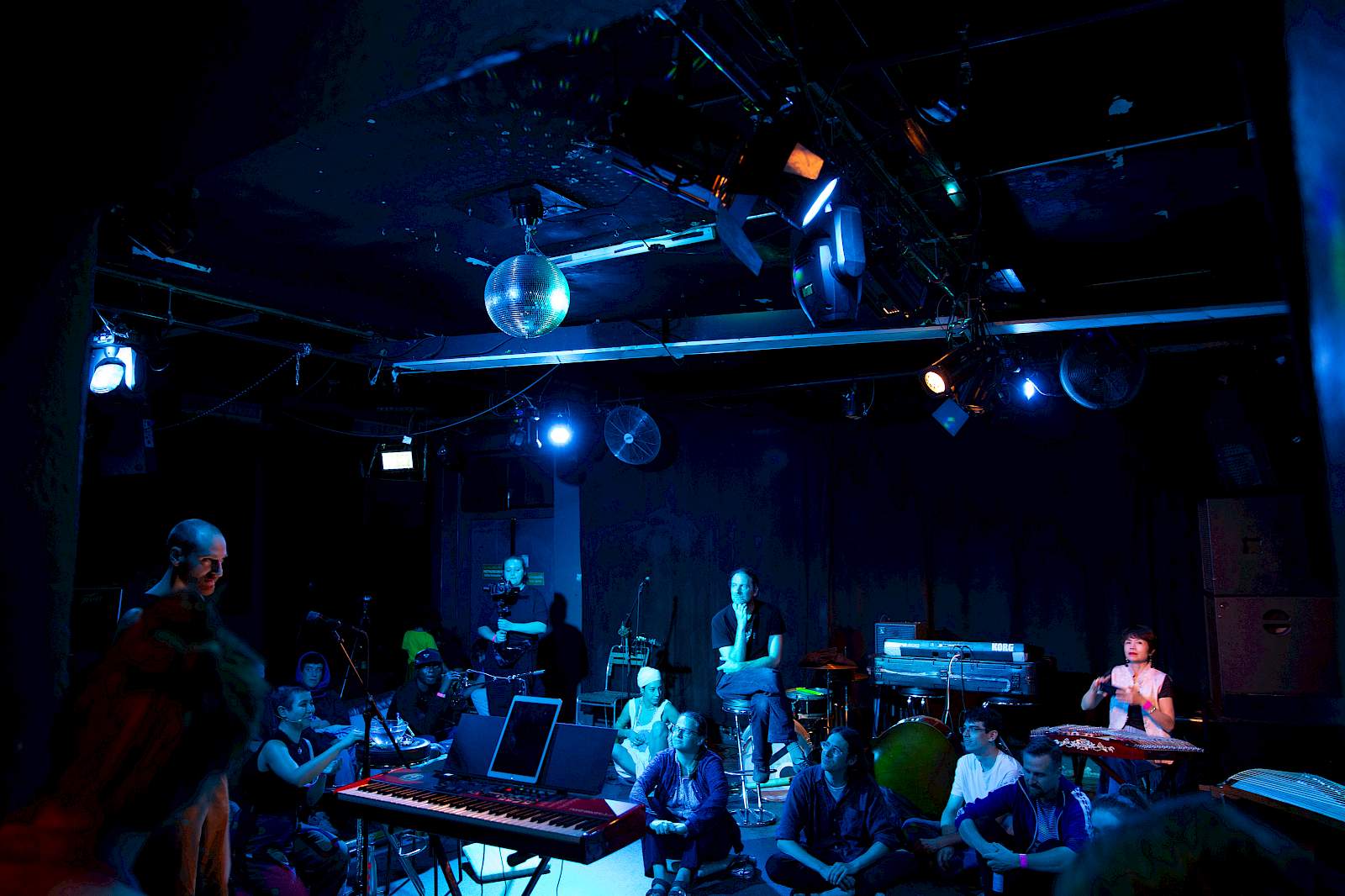 wimmelbild • guerillaclassics